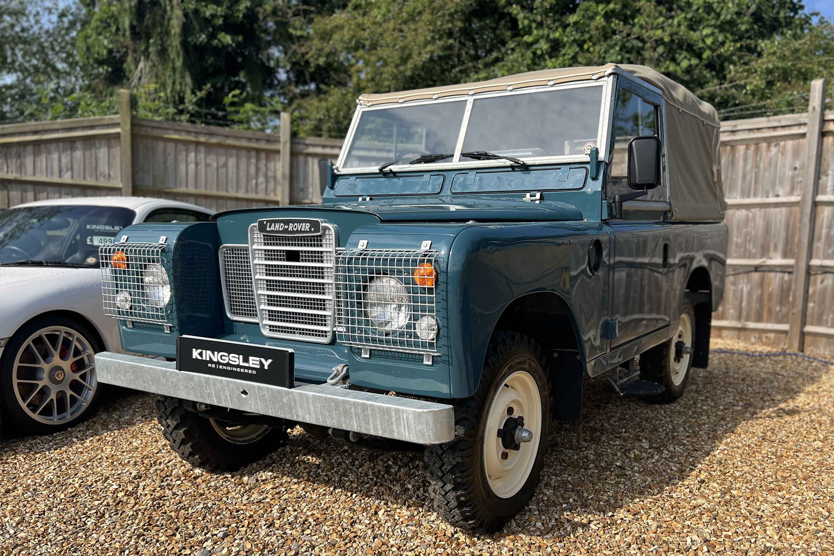 Classic Land Rover 90 and 110 models for sale | Kingsley Defenders
