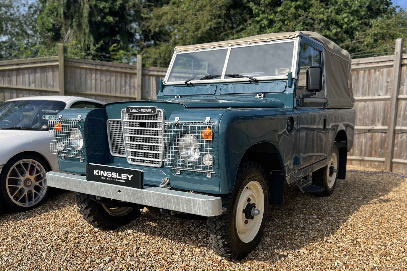Classic Land Rover 90 and 110 models for sale | Kingsley Defenders